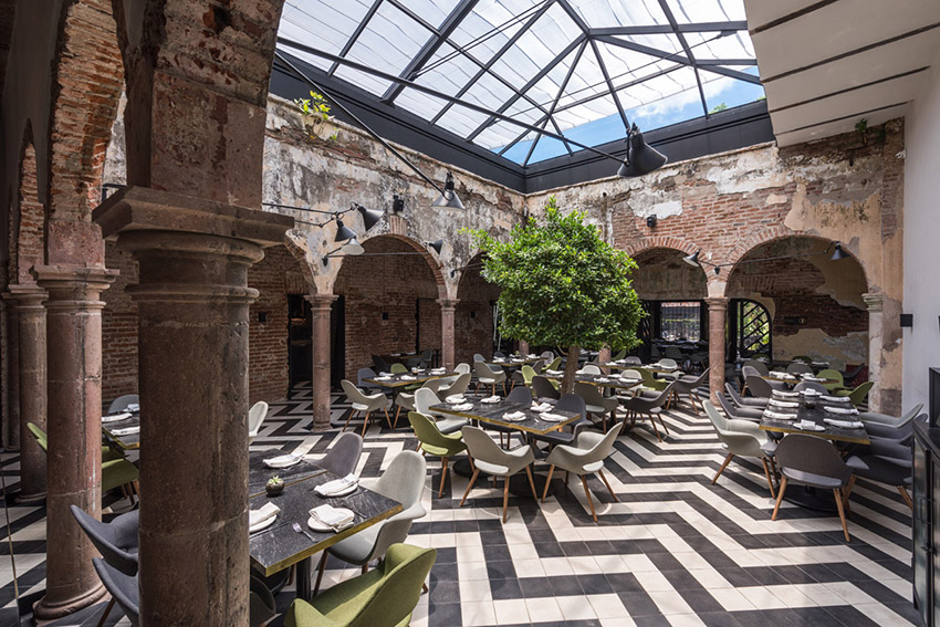 Why this Abandoned 19th Century Mansion-Turned-Restaurant Would Suit ...